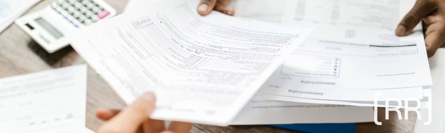 Licensing Fees vs Royalty Rates: 4 Key Differences (2026)