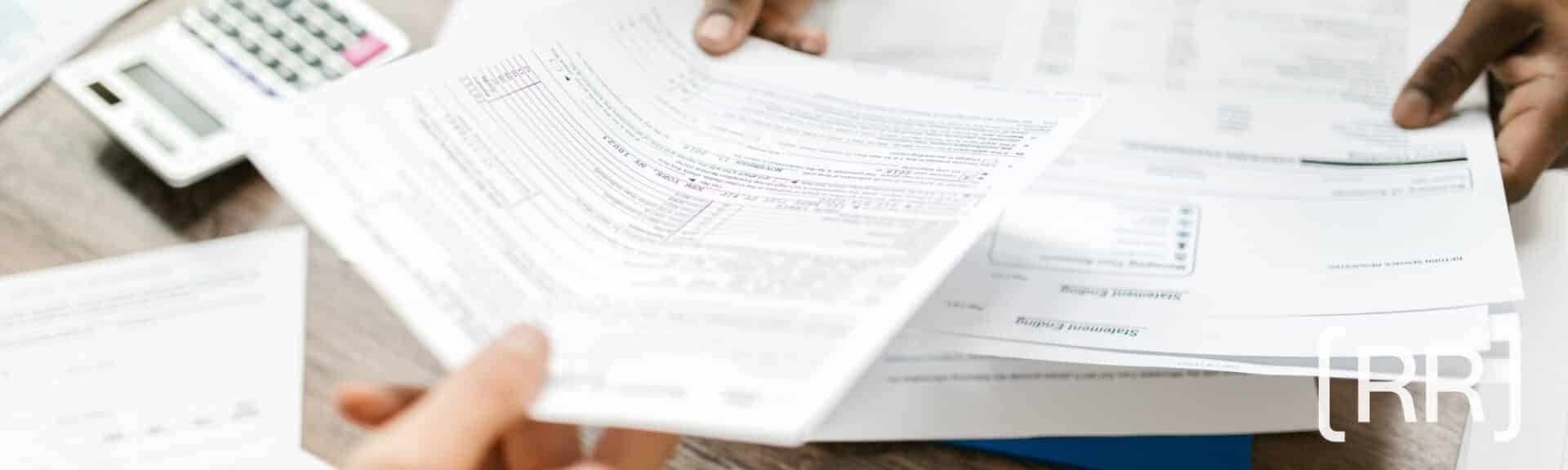 Licensing Fees vs Royalty Rates: 4 Key Differences (2026)
